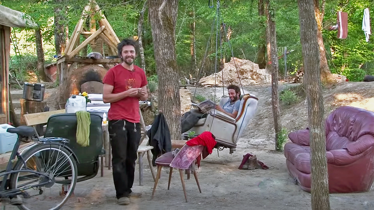 French carpenters craft off-grid hamlet of tiny dwellings – *faircompanies