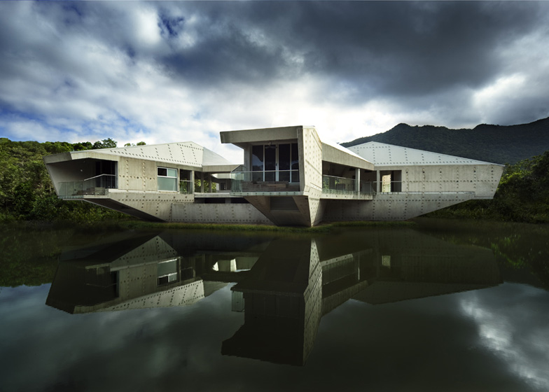 10 casas con planta en voladizo que gravitan sobre el paisaje ...