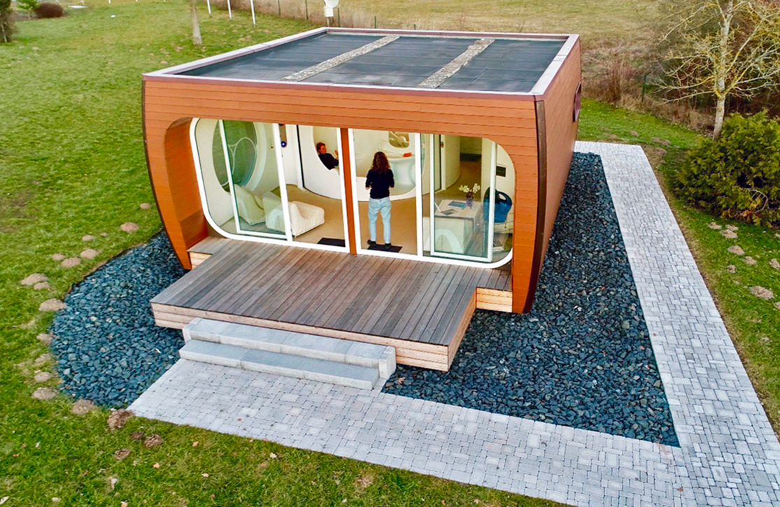 Small prefab tests space-era rotating rooms: sleep-cook-bath ...