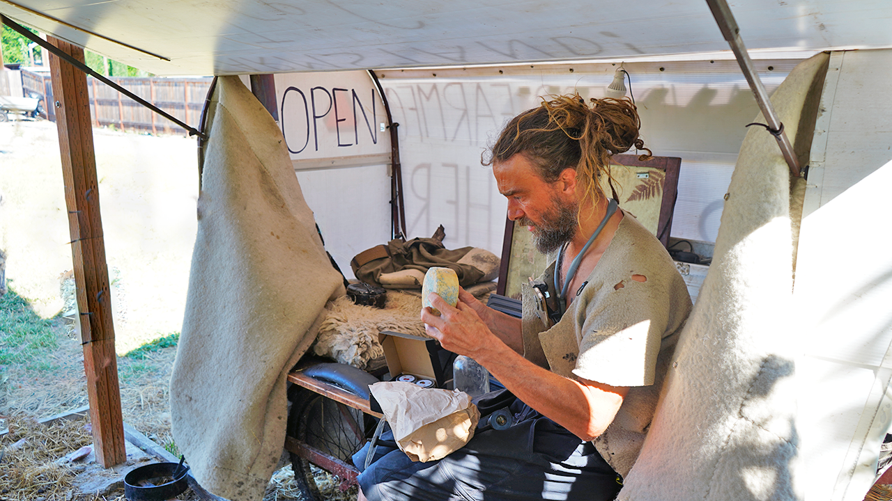 Homeless shepherd starts world’s smallest farm. All fits in DIY wagon ...
