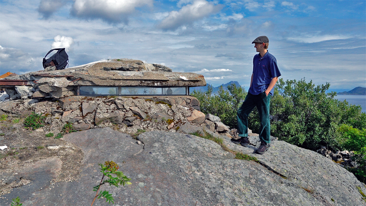Turns forsaken WW2 bunker into perfect Arctic underground cabin ...